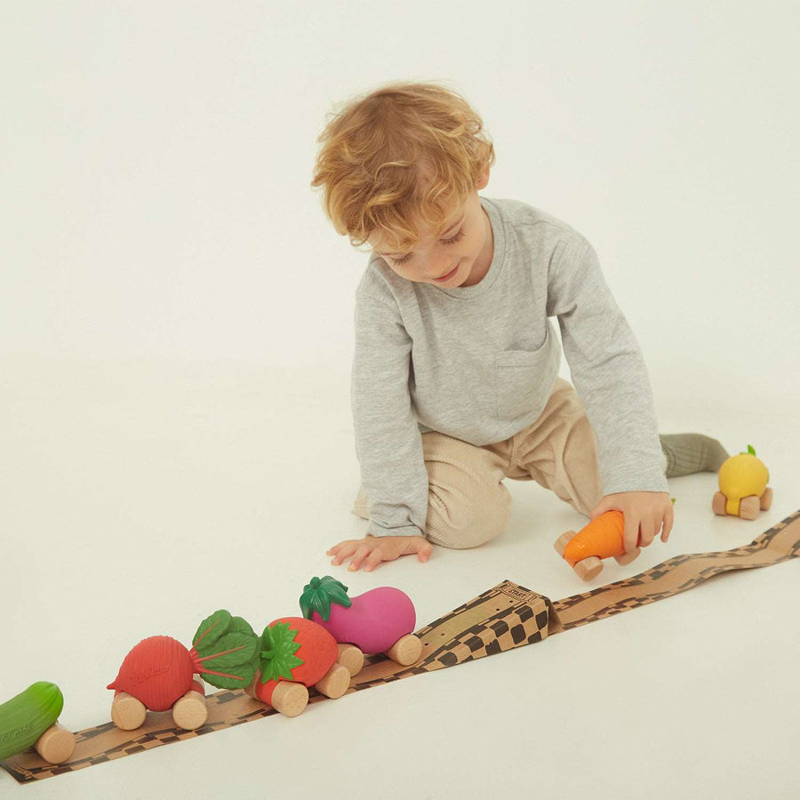 Oli & Carol Betty The Beetroot Car – Petit Bazaar