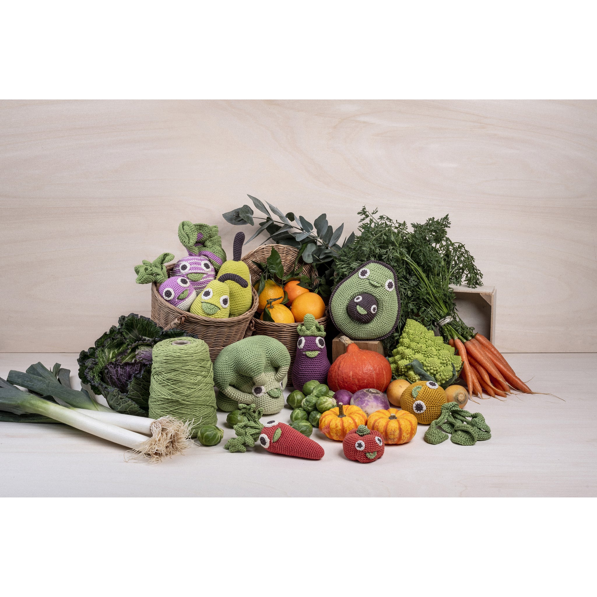 MyuM Mommy Avocado and Her Baby Seed Music Box – Petit Bazaar