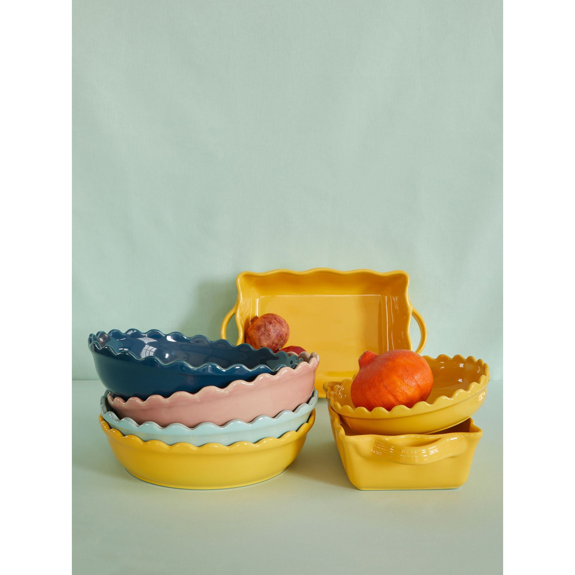 Rice DK Stoneware Pie Dish in Yellow - Large – Petit Bazaar