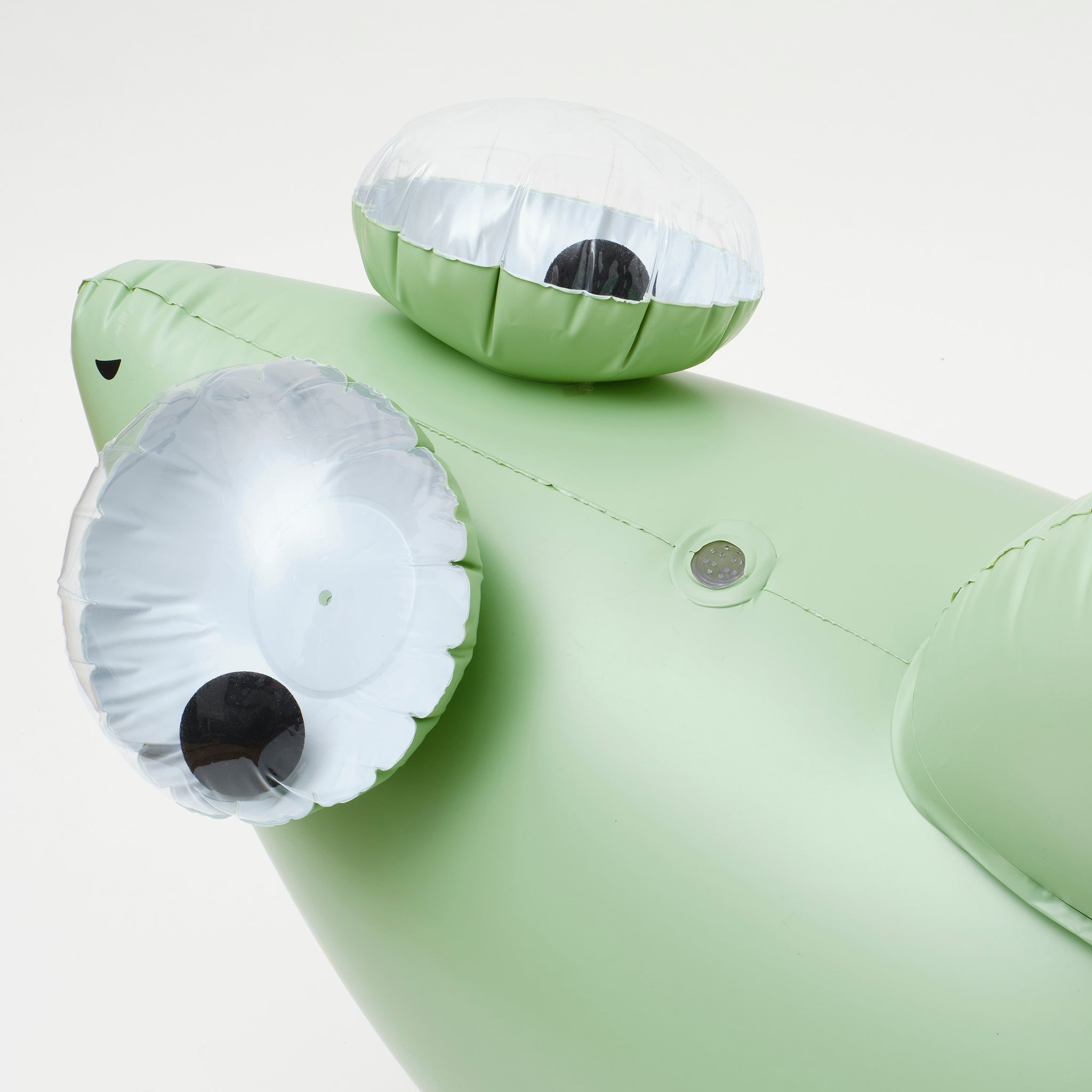 SUNNYLiFE Inflatable Giant Sprinkler Shark Tribe Khaki – Petit Bazaar